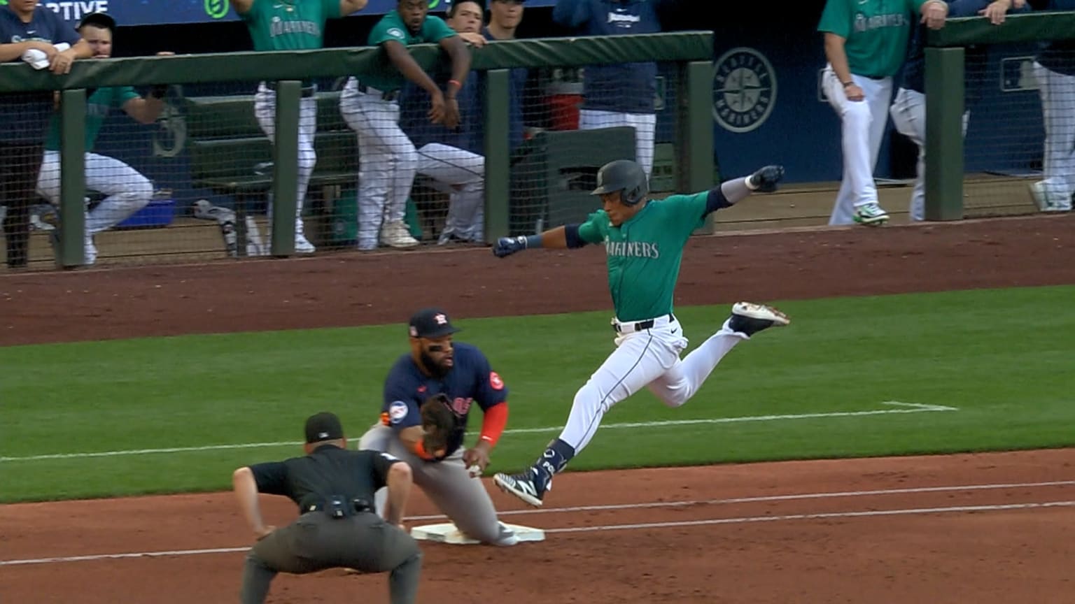Jeremy Peña throws out Jorge Polanco after a review 07 20 2024