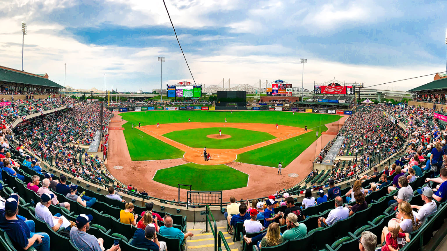 Premium Seating | Bats