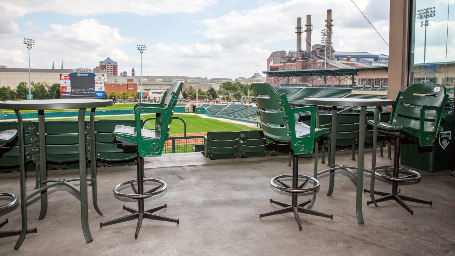 Party Deck | Indians