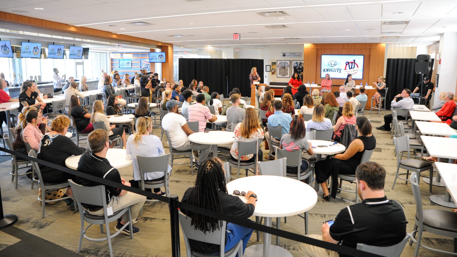 Luxury Lounge | Knights