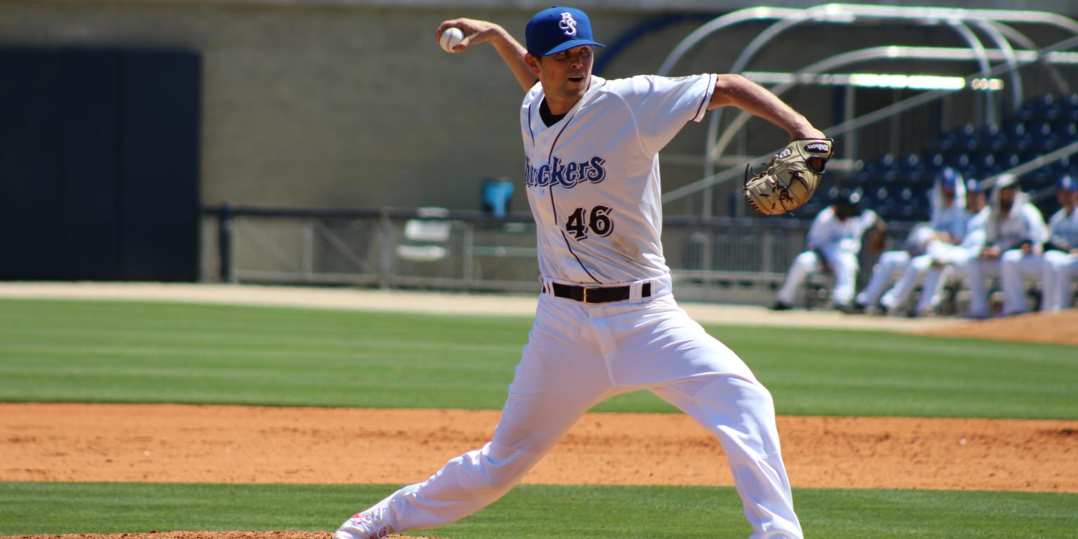 Williams, Perrin shut down Lookouts on Friday night | MiLB.com