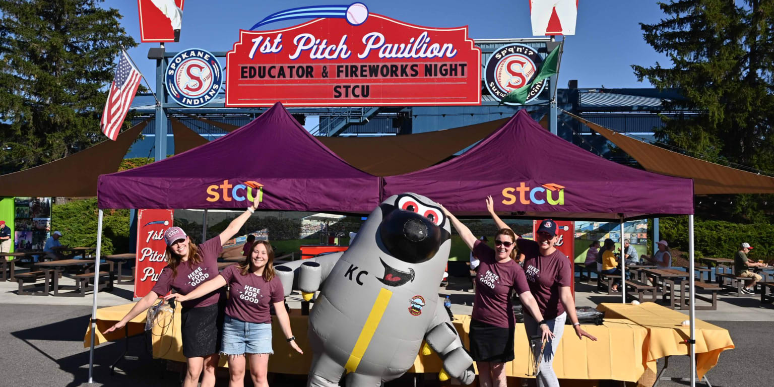 Sellout Crowd Enjoys Fun-Filled Friday Night | MiLB.com