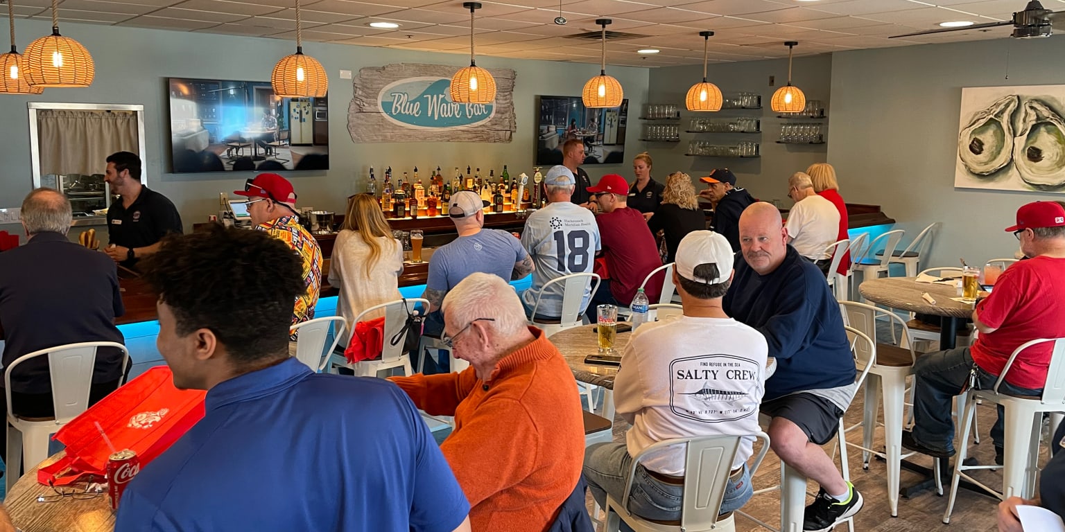 Blue Wave Bar Opens - BlueClaws Are Hiring | MiLB.com