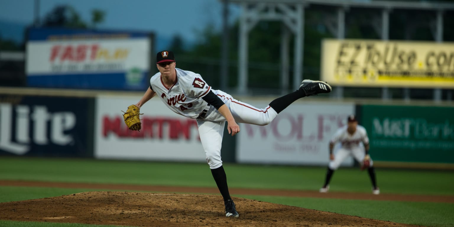 Eight-run inning buries Curve in series-opening loss | MiLB.com