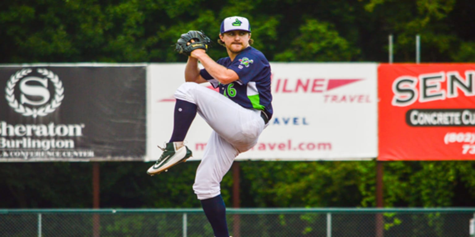 Snappers Hold Off Cougars, Take Opener 9-6 | MiLB.com