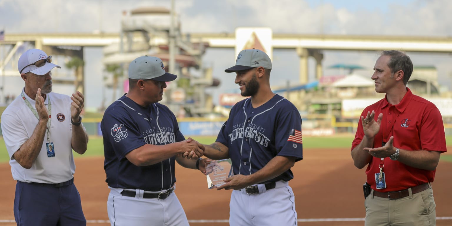 Payoff Pitch: Hooks Hanging Tight in First Half Race | MiLB.com