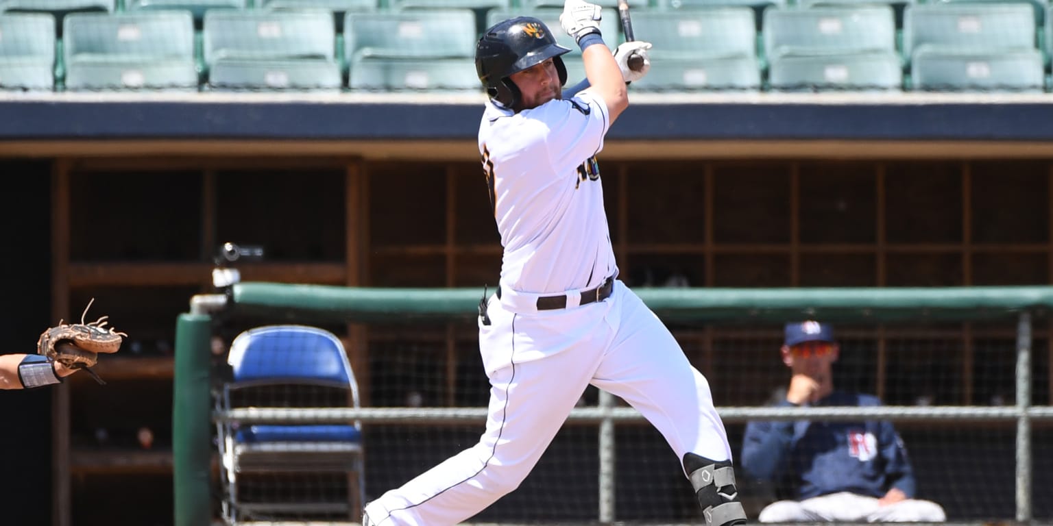 Big bats support strong debut by Beggs | MiLB.com