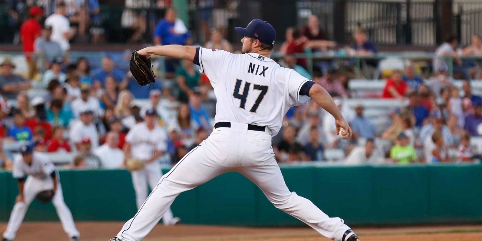 Bolt's homer lifts 'Hounds | MiLB.com