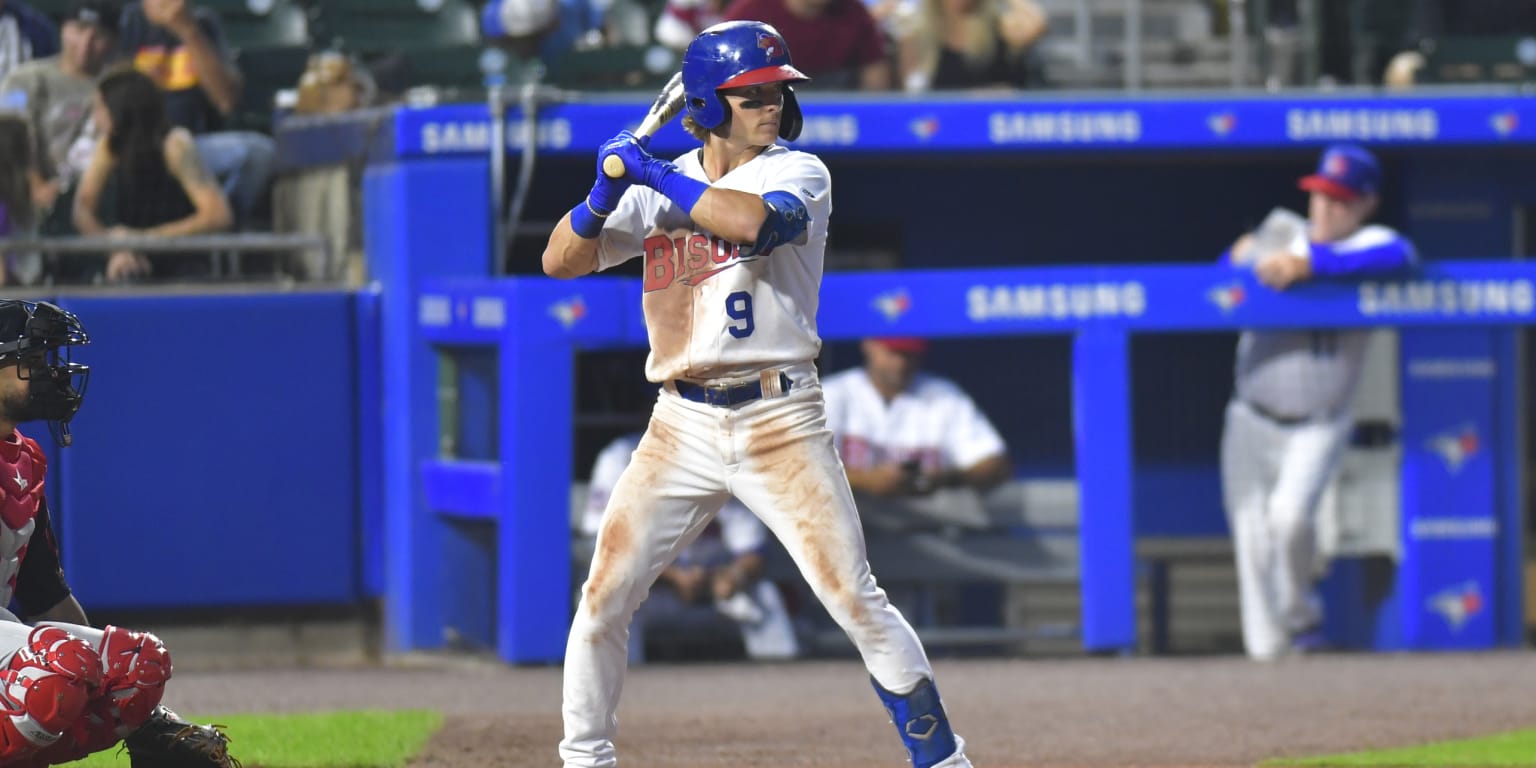 Bats come to life as Bisons thump Syracuse 10-3 | MiLB.com