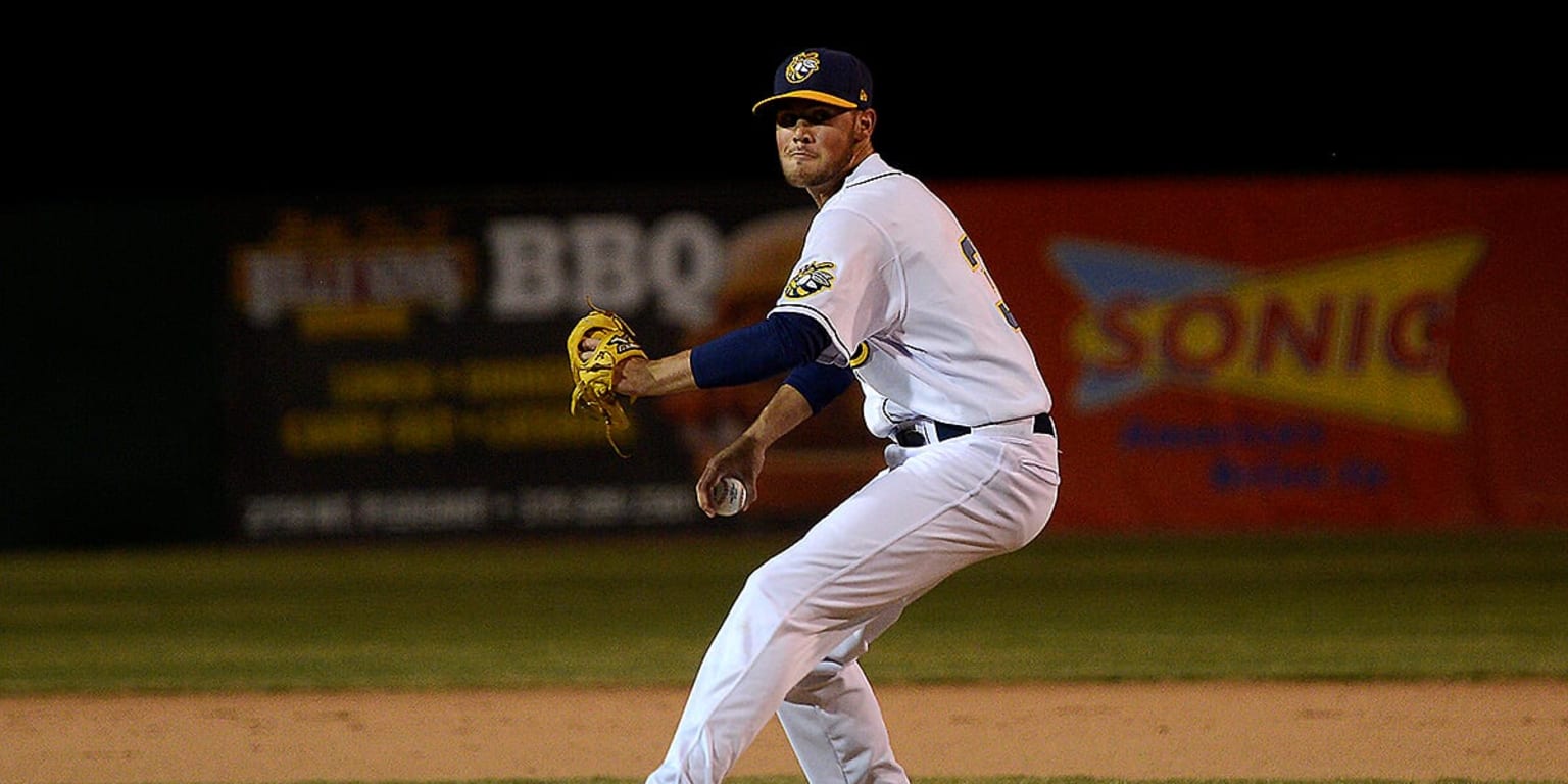 Yan, Duensing combine for one-hitter victory | MiLB.com