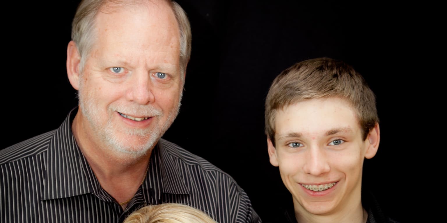 Meet the Walker family: Volcanoes owners. MiLB supporters | MiLB.com