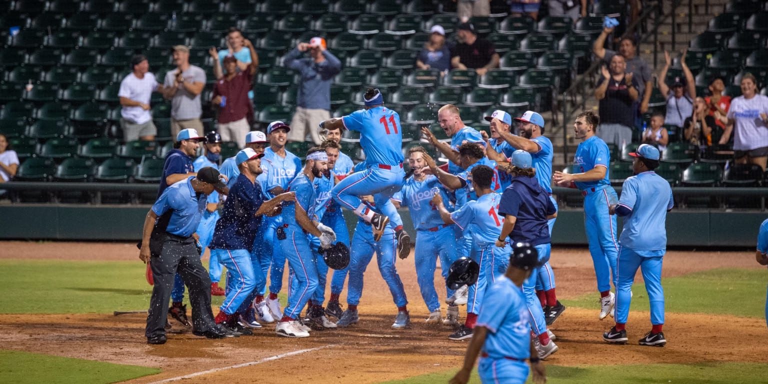 Hooks Walk Off on Back-to-Back Jacks | MiLB.com
