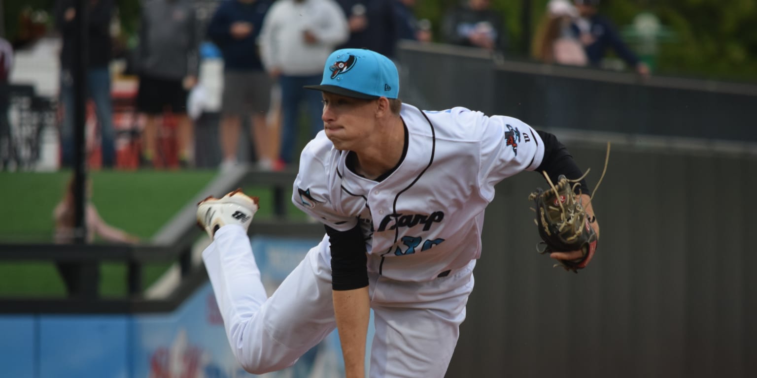 Johnson, Sky Carp take series opener | MiLB.com