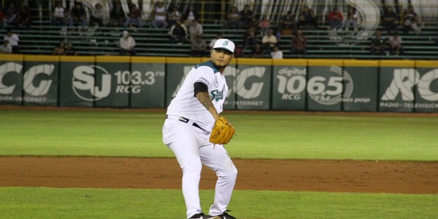 Joya de Félix Doubront mantiene con vida a Saltillo | MiLB.com