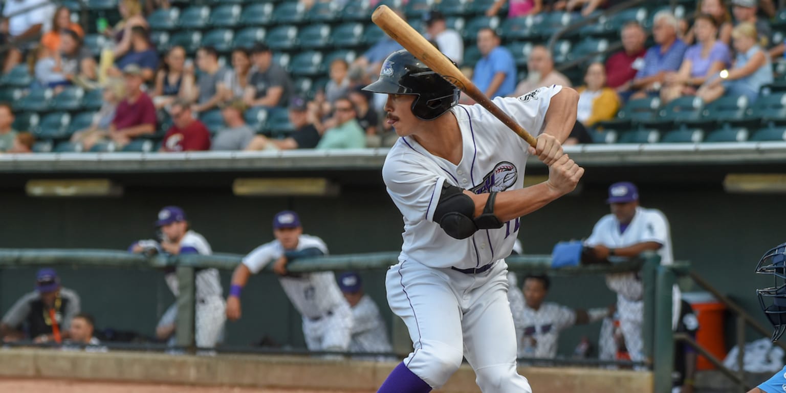 Muno's two run double pushes Dash past Woodies | MiLB.com