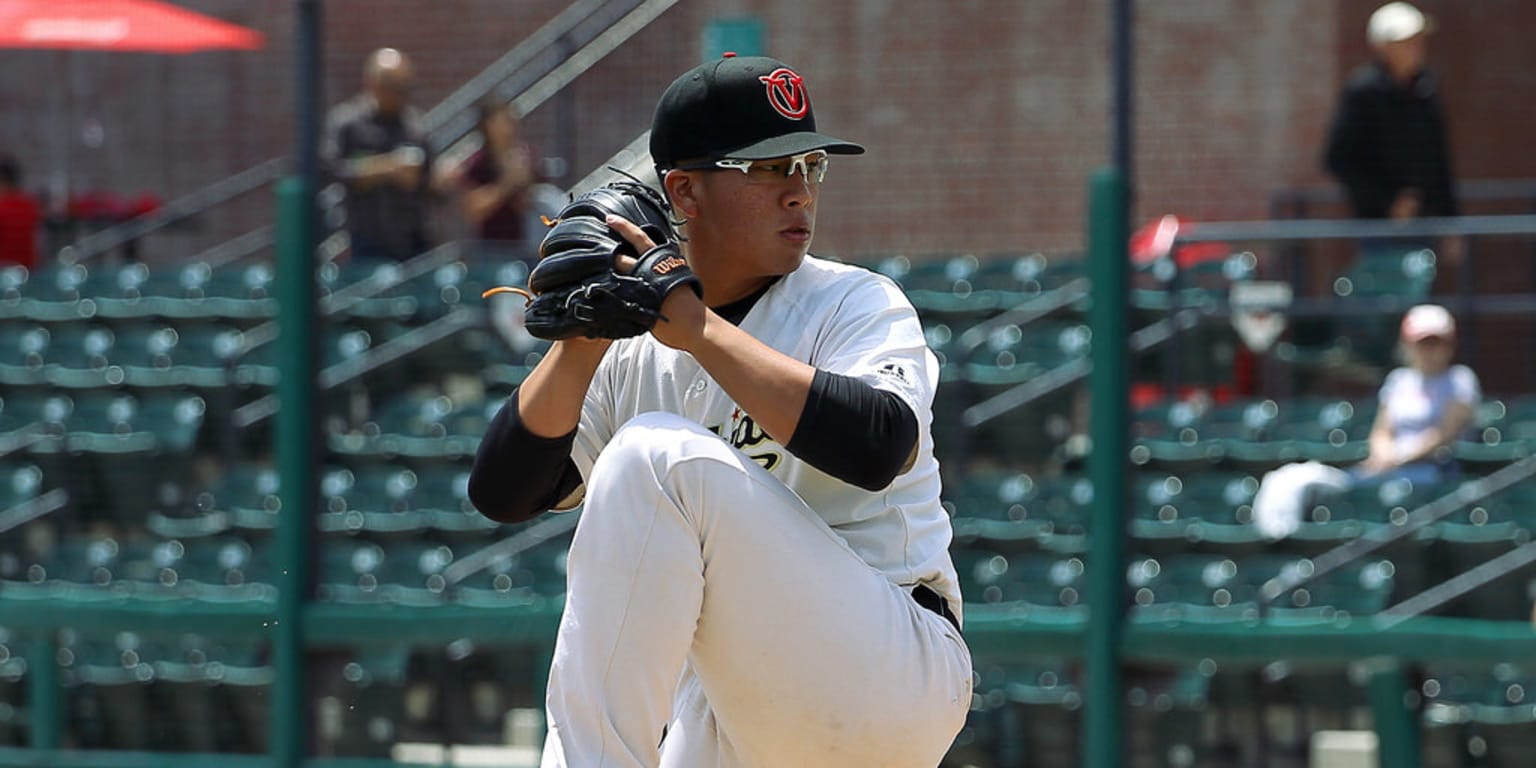 Arizona Diamondbacks' Bo Takahashi headlines Pitchers of the Week ...