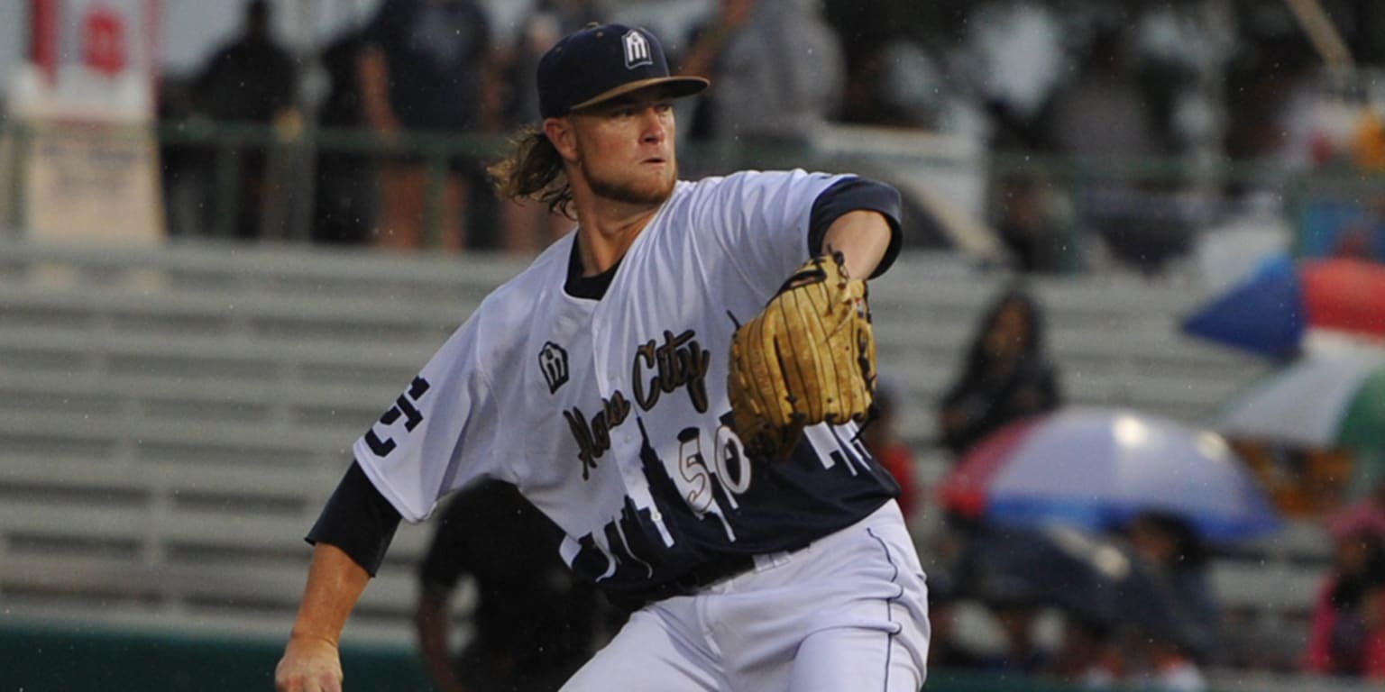 San Diego Padres prospect Chris Paddack impresses in Double-A debut ...
