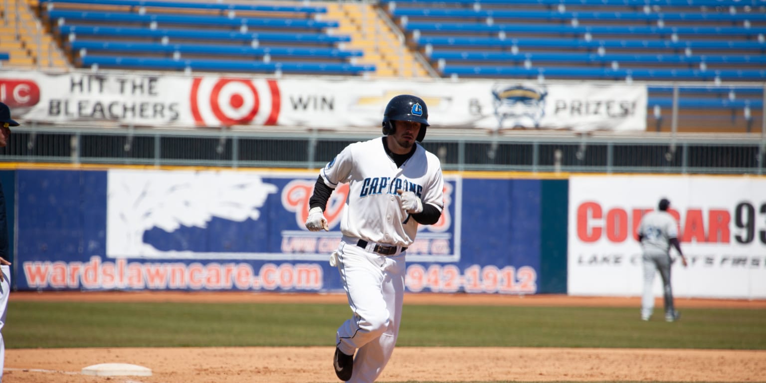 Hernandez powers Hot Rods past Captains | MiLB.com