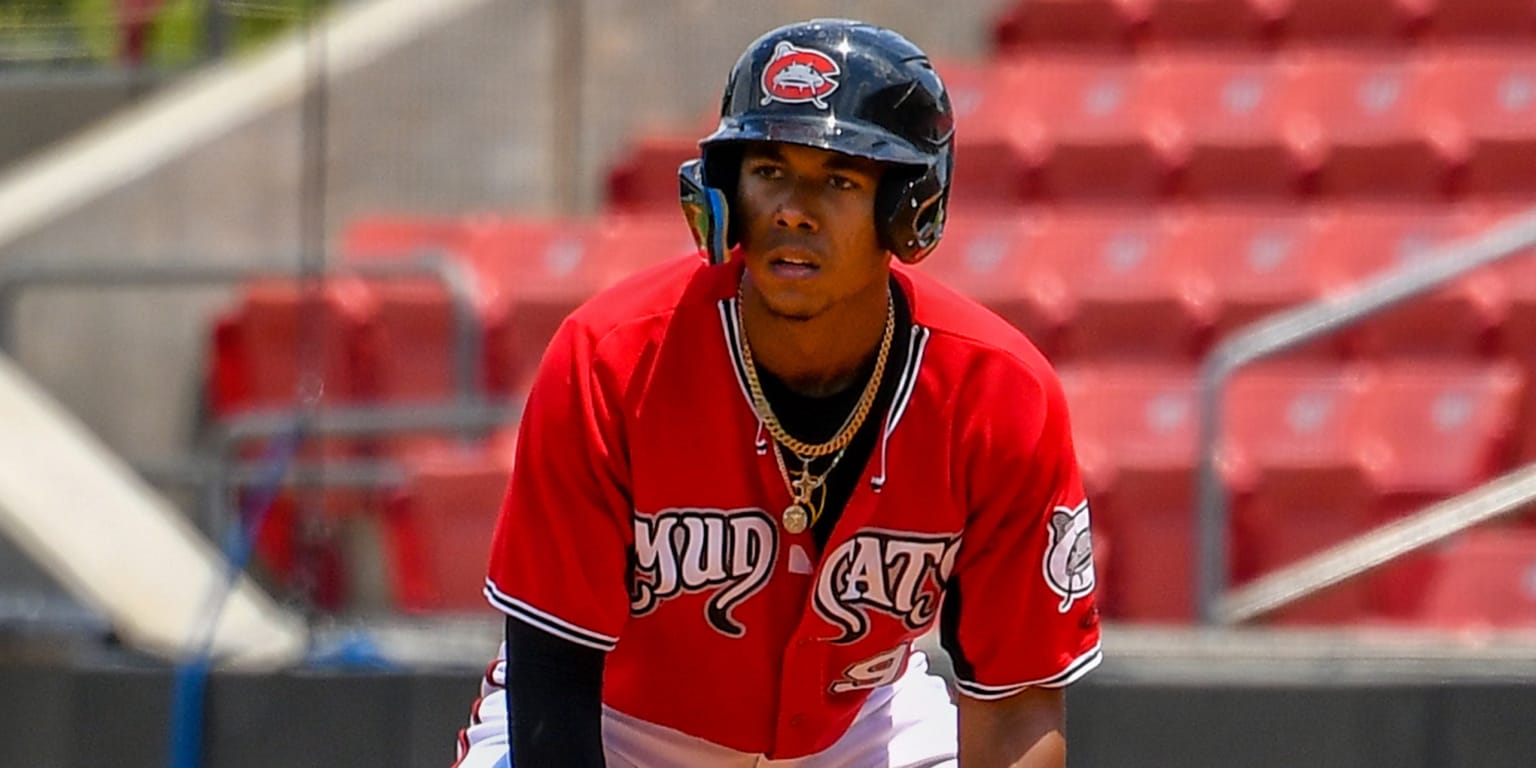 Mendez Collects Three Hits in 7-3 Victory | MiLB.com