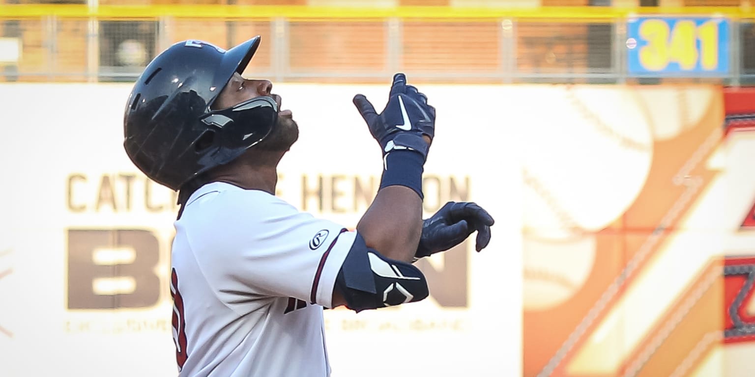 Stewart's three homer game powers Hens in win | MiLB.com