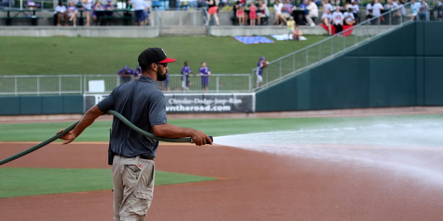 Van Voorhees Named Groundskeeper of the Year | MiLB.com