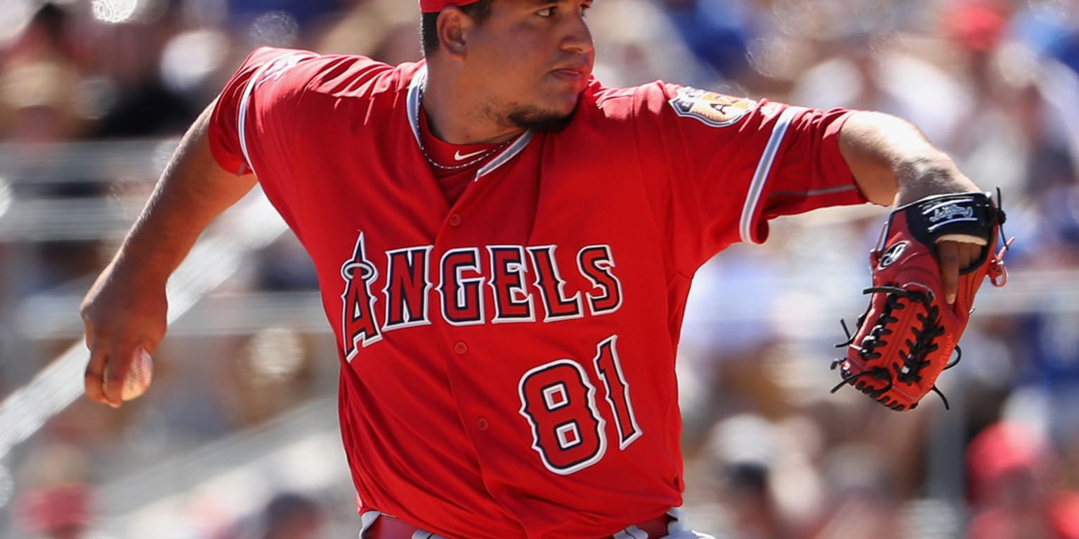 Eduardo Paredes se une a la Tropa | MiLB.com