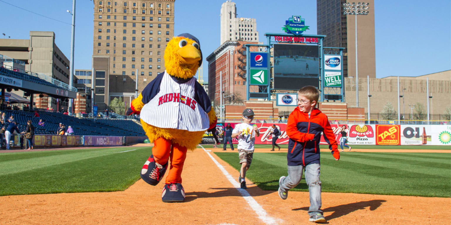 Kids run the bases on Sunday, July 30 | MiLB.com