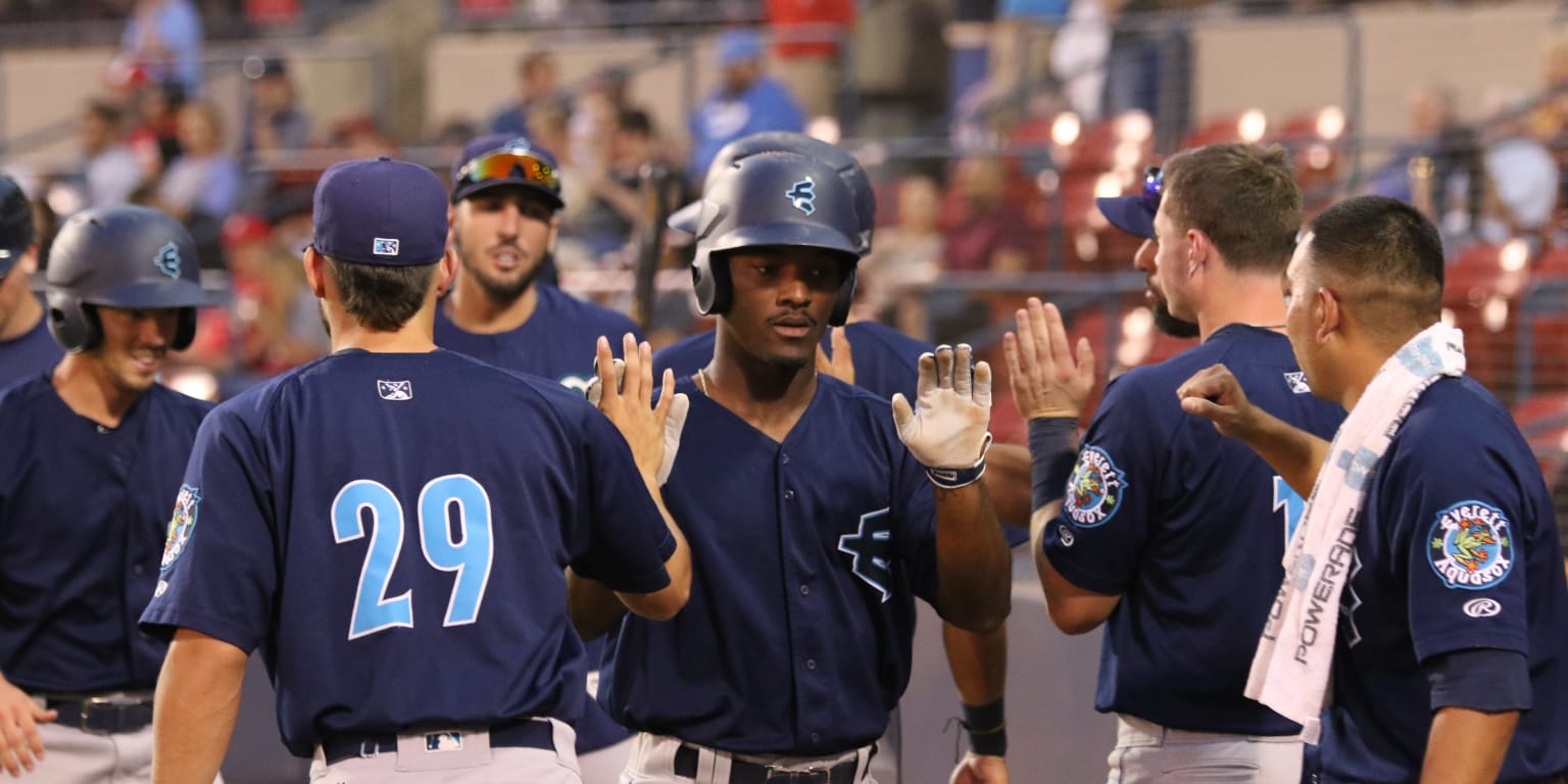 Six-Run Fourth Propels Sox to Victory, 8-3 | MiLB.com