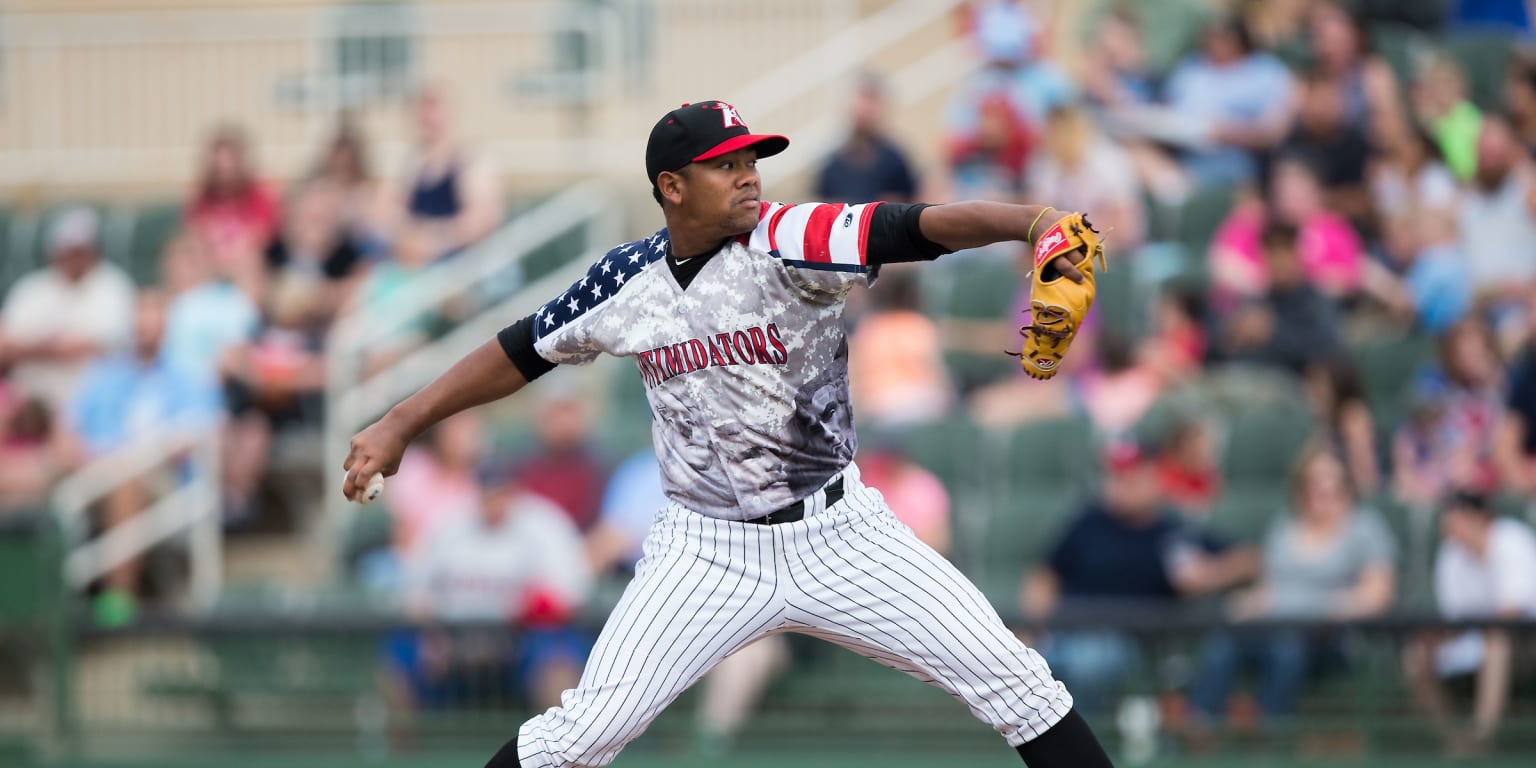 BlueClaws rally with 4 runs over final 3 innings | MiLB.com