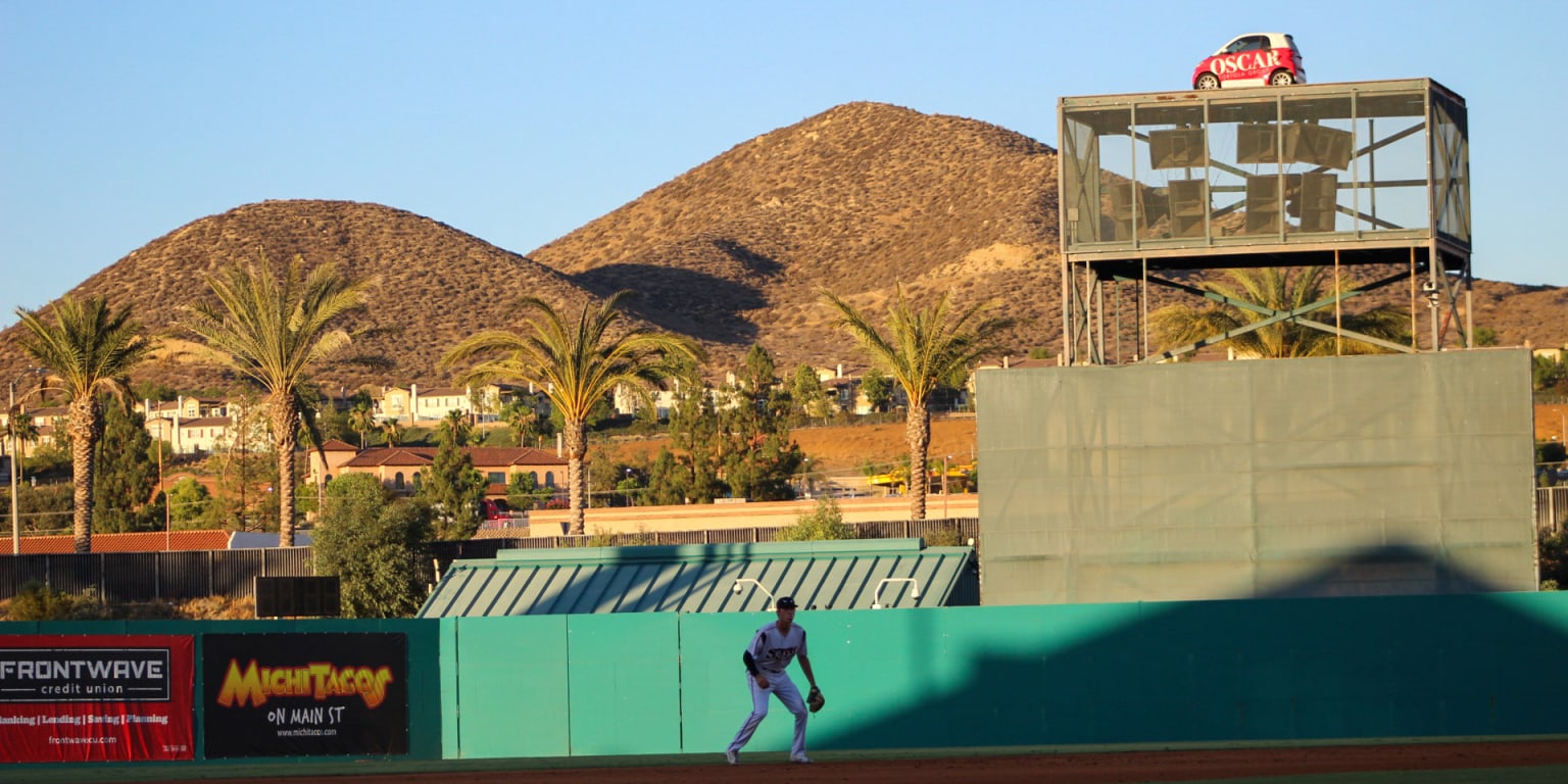 Lake Elsinore Storm Blowout Quakes in Half Season Finale | MiLB.com