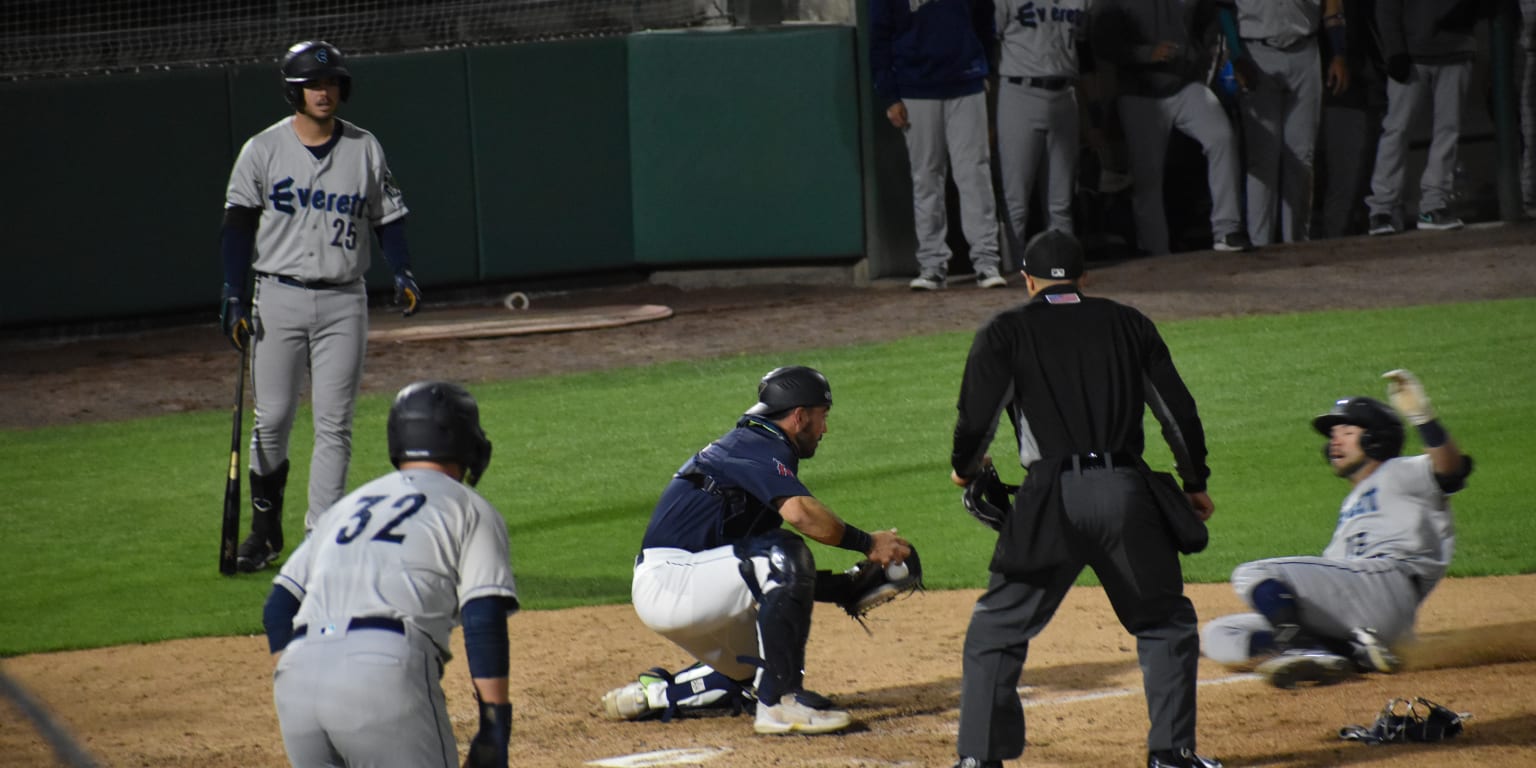 Dust Devils Hold On in Wild Finish, End Losing Streak | MiLB.com