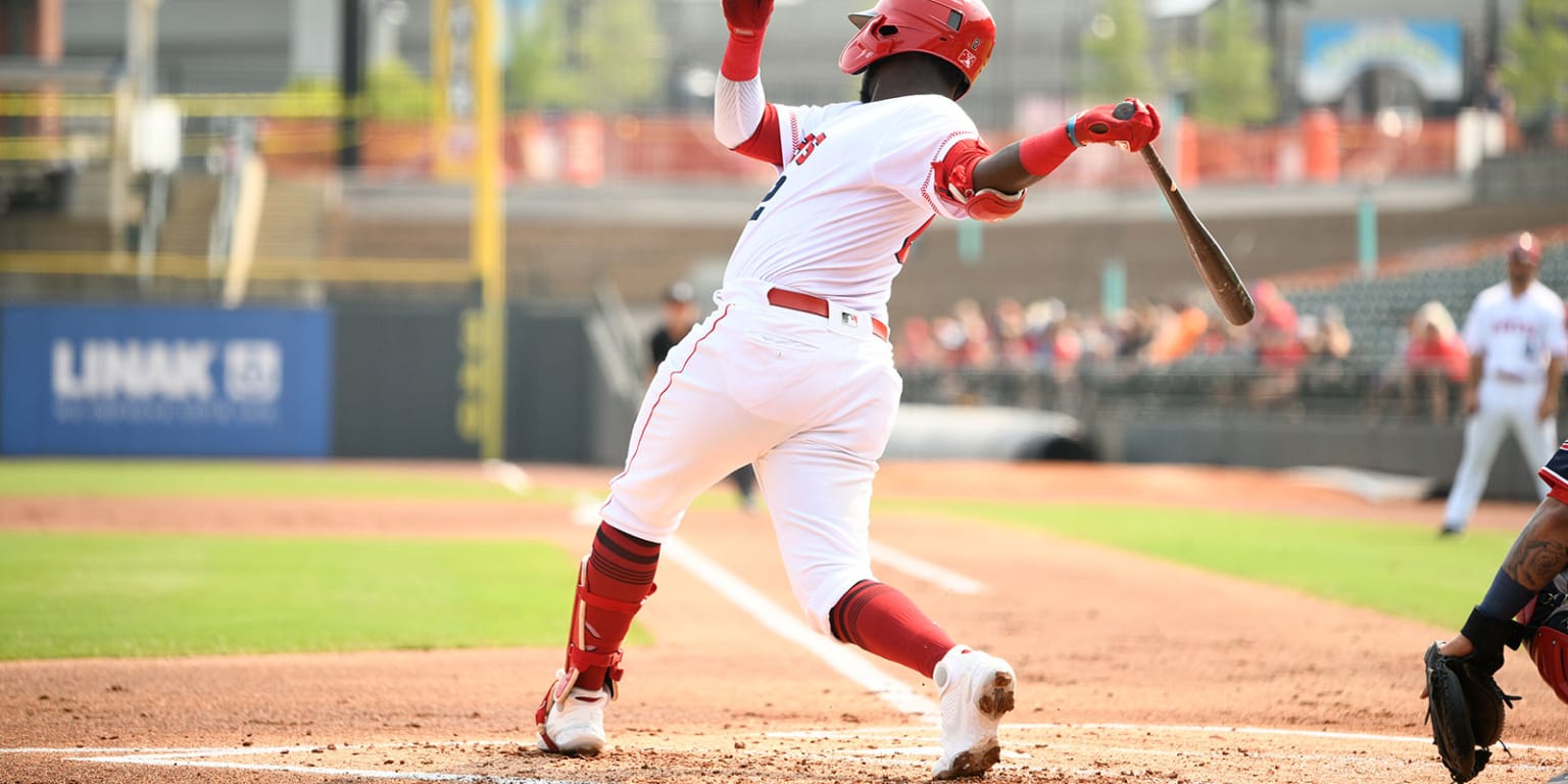 De Leon Homers but Tying Run Stranded in 9th as Bats Split Series ...