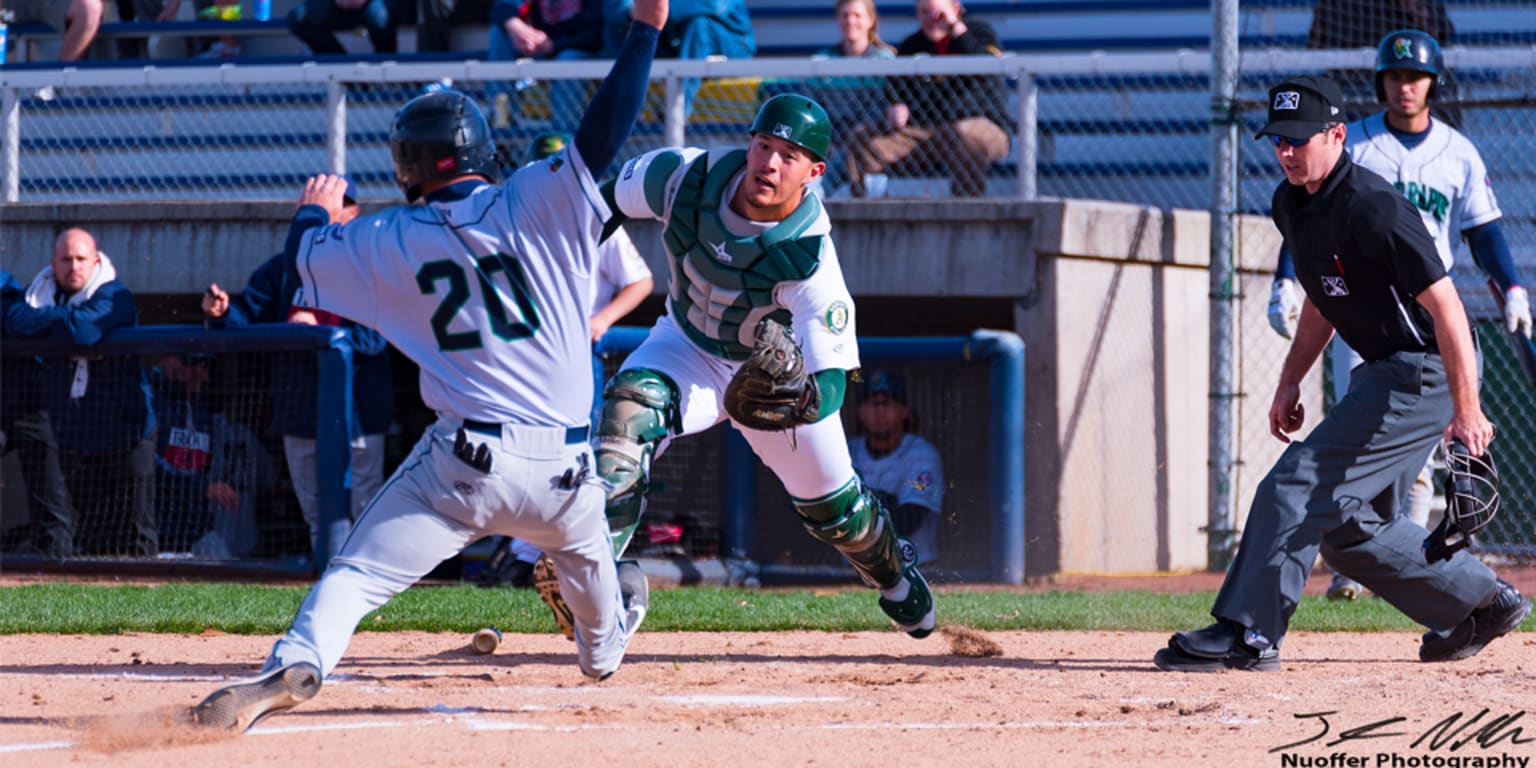 Snappers Split 2017 Opening Day Doubleheader | MiLB.com