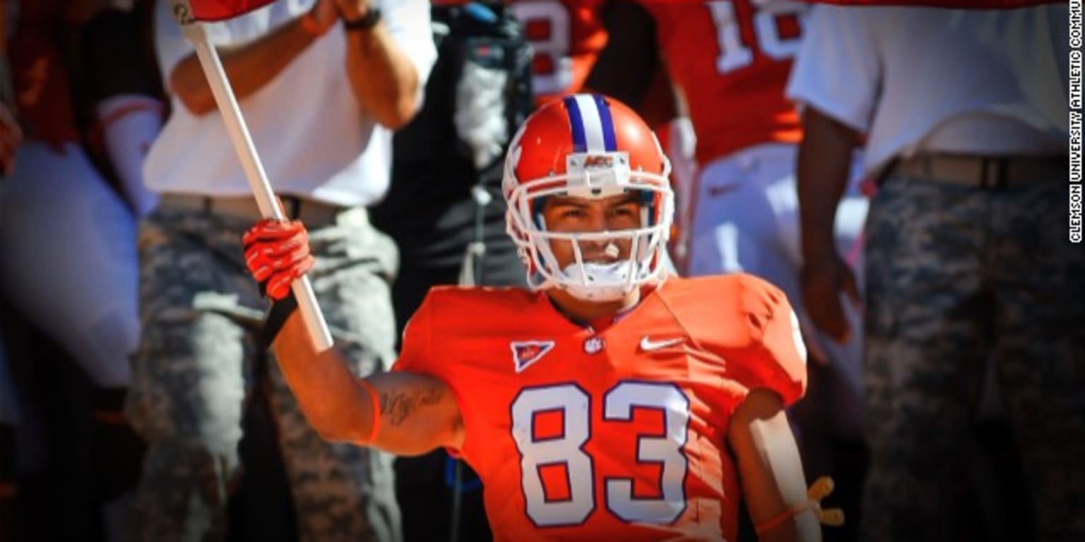 Army veteran, former college and pro WR Daniel Rodriguez to throw first ...