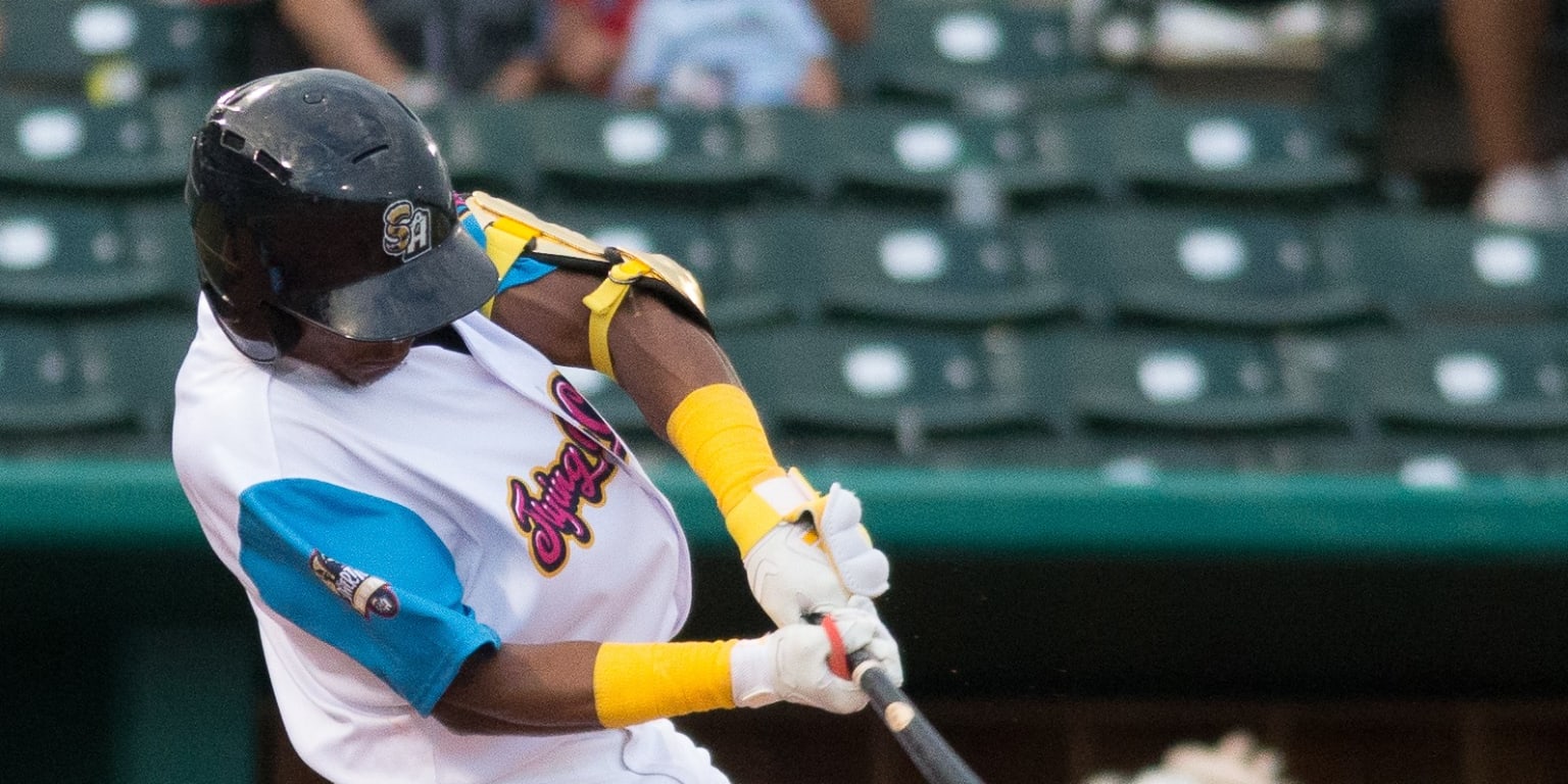 Flying Chanclas Score Five Runs in the 7th to Defeat the Hooks | MiLB.com