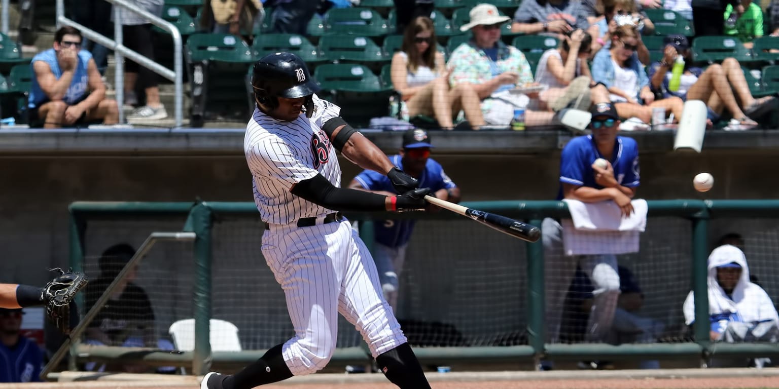 Chicago White Sox prospect Eloy Jimenez ends slump with four-hit night ...