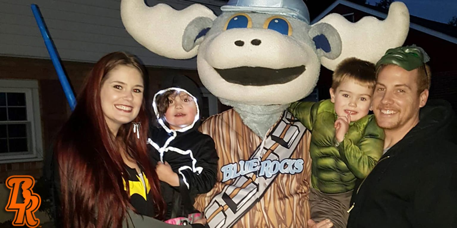 Rocky Bluewinkle Goes Trick-or-Treating With Local Kids | MiLB.com