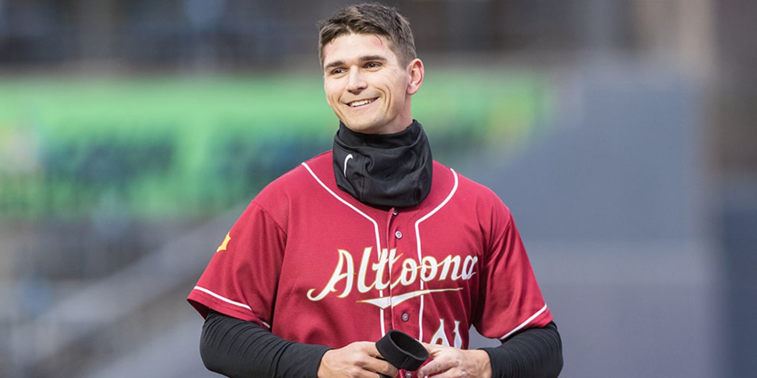 Pirates' Jared Oliva succeeds with Altoona Curve | MiLB.com