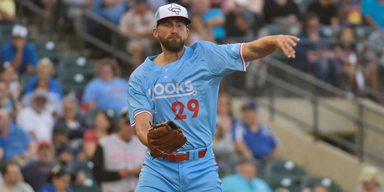 Kelly Corrals Hooks | MiLB.com