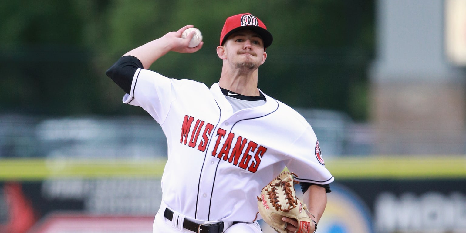 Billings Mustangs pitcher Taylor Bloye is third from team to sign ...