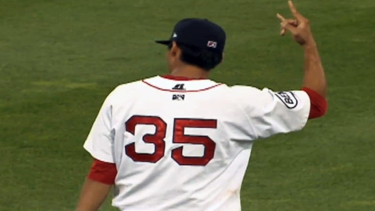 Lin turns double play | 08/18/2011 | MiLB.com