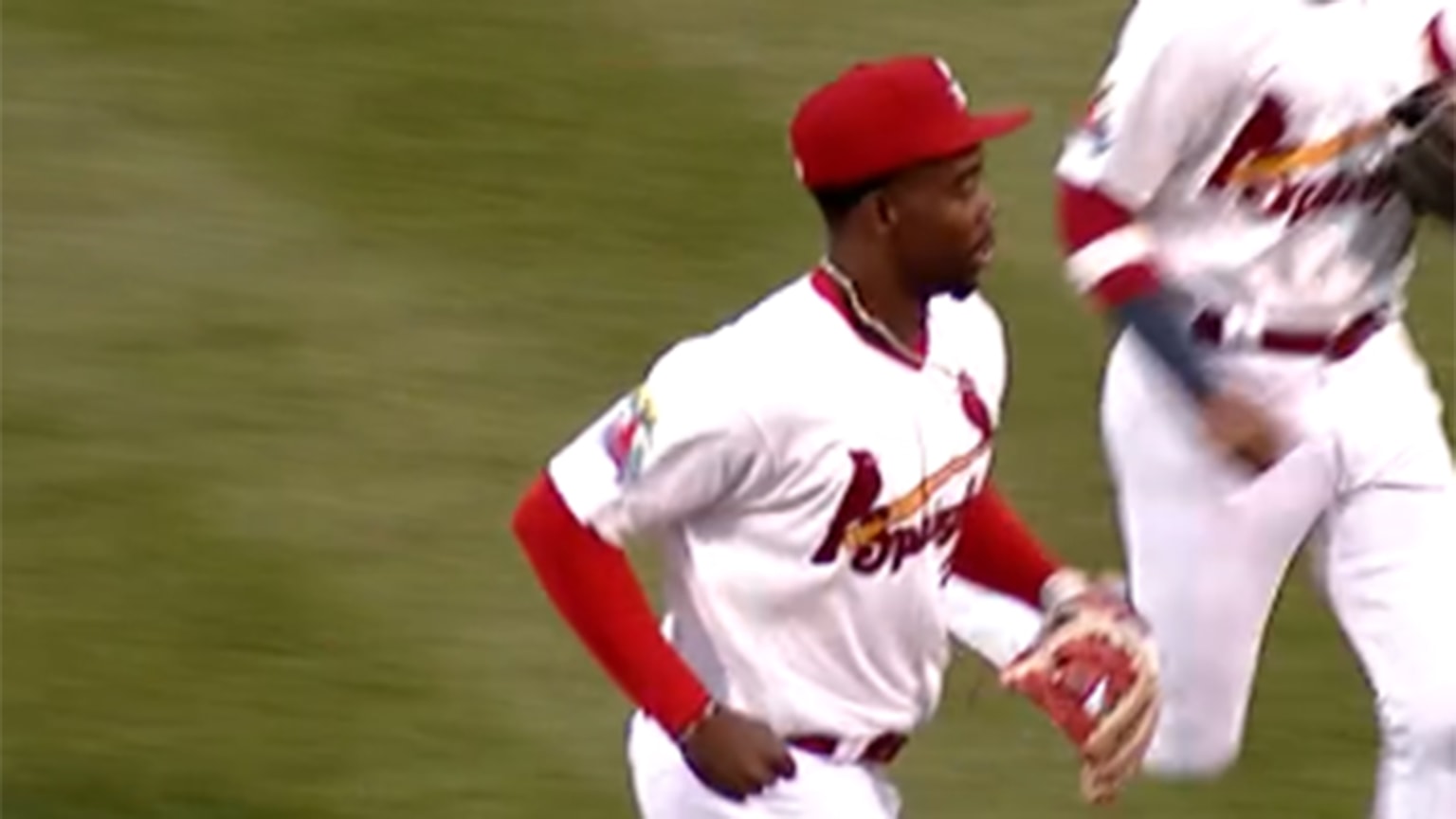 Walker makes diving stop | 04/09/2022 | Cardinals