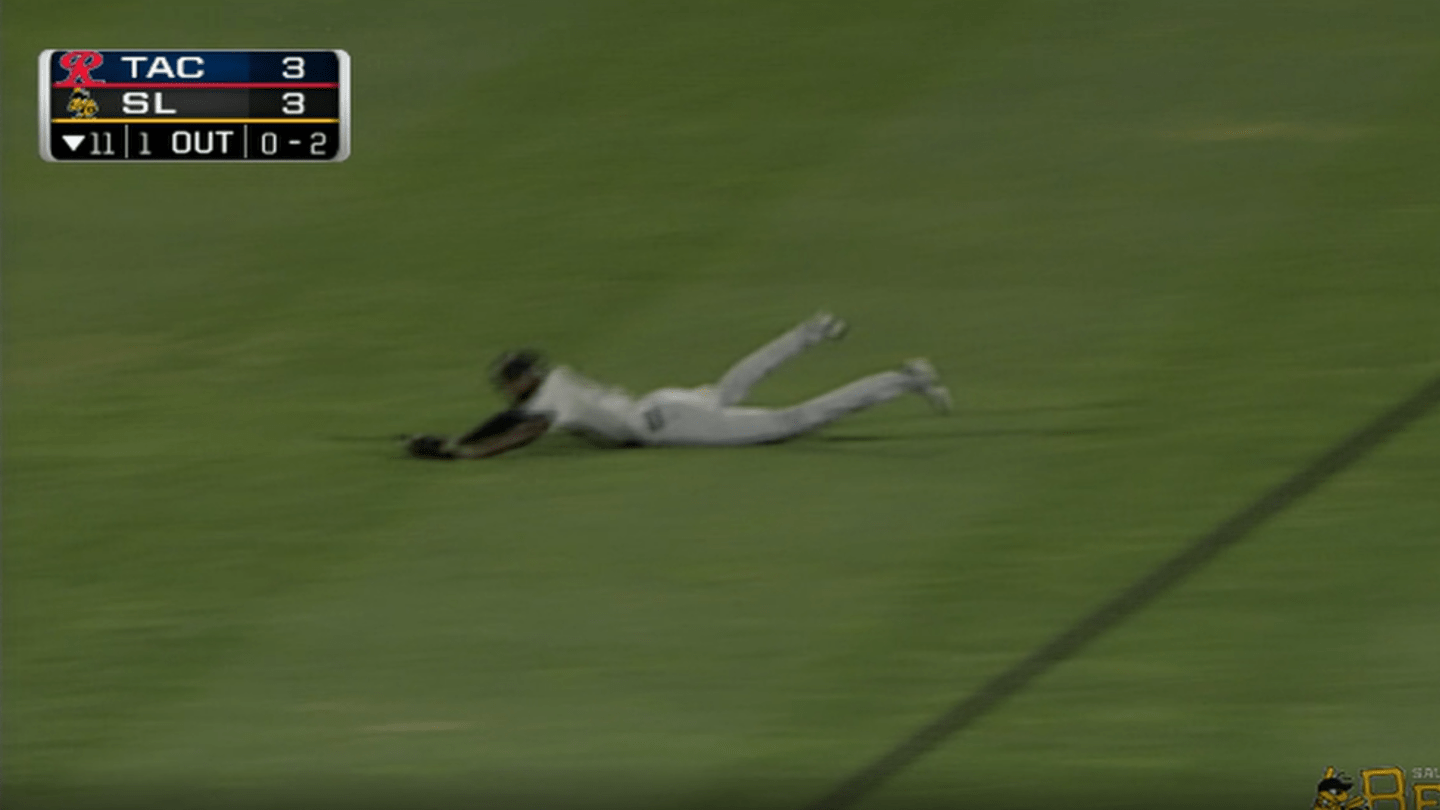 Wilson's diving catch turns two | 07/25/2022 | MiLB.com
