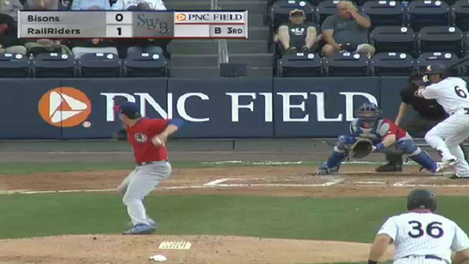 Estrada's run-scoring single | 05/02/2018 | MiLB.com