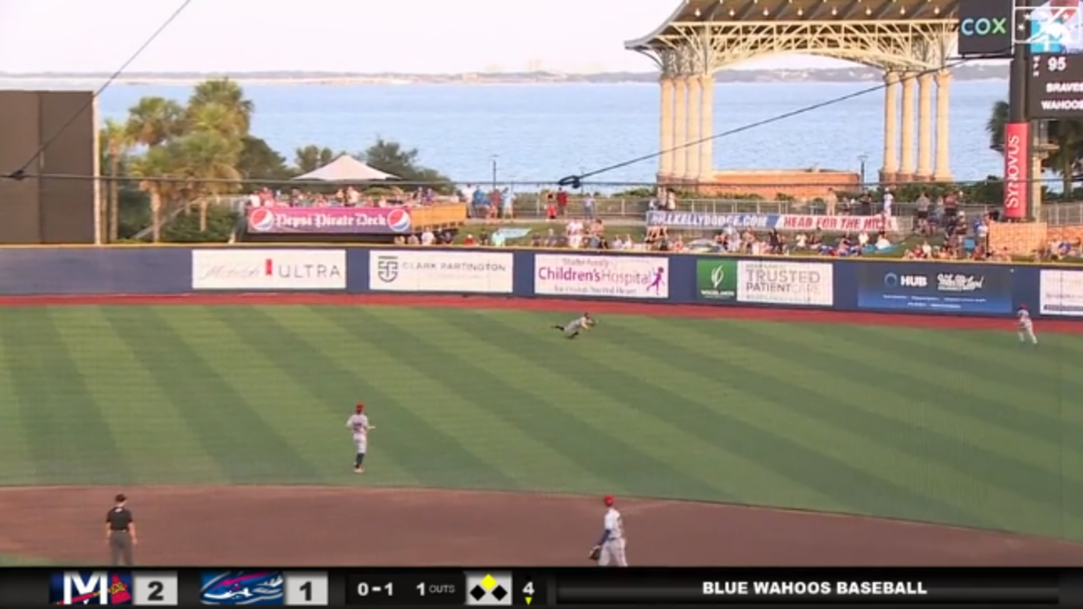 Dean makes diving catch | 07/31/2022 | MiLB.com