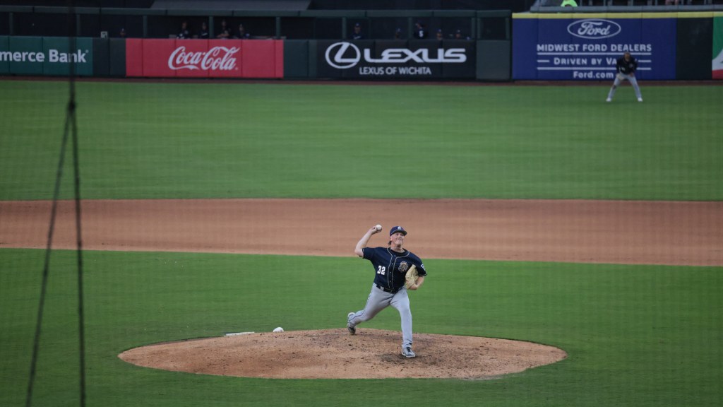 Ian Koenig Shuts Down Wind Surge in 4-1 Victory