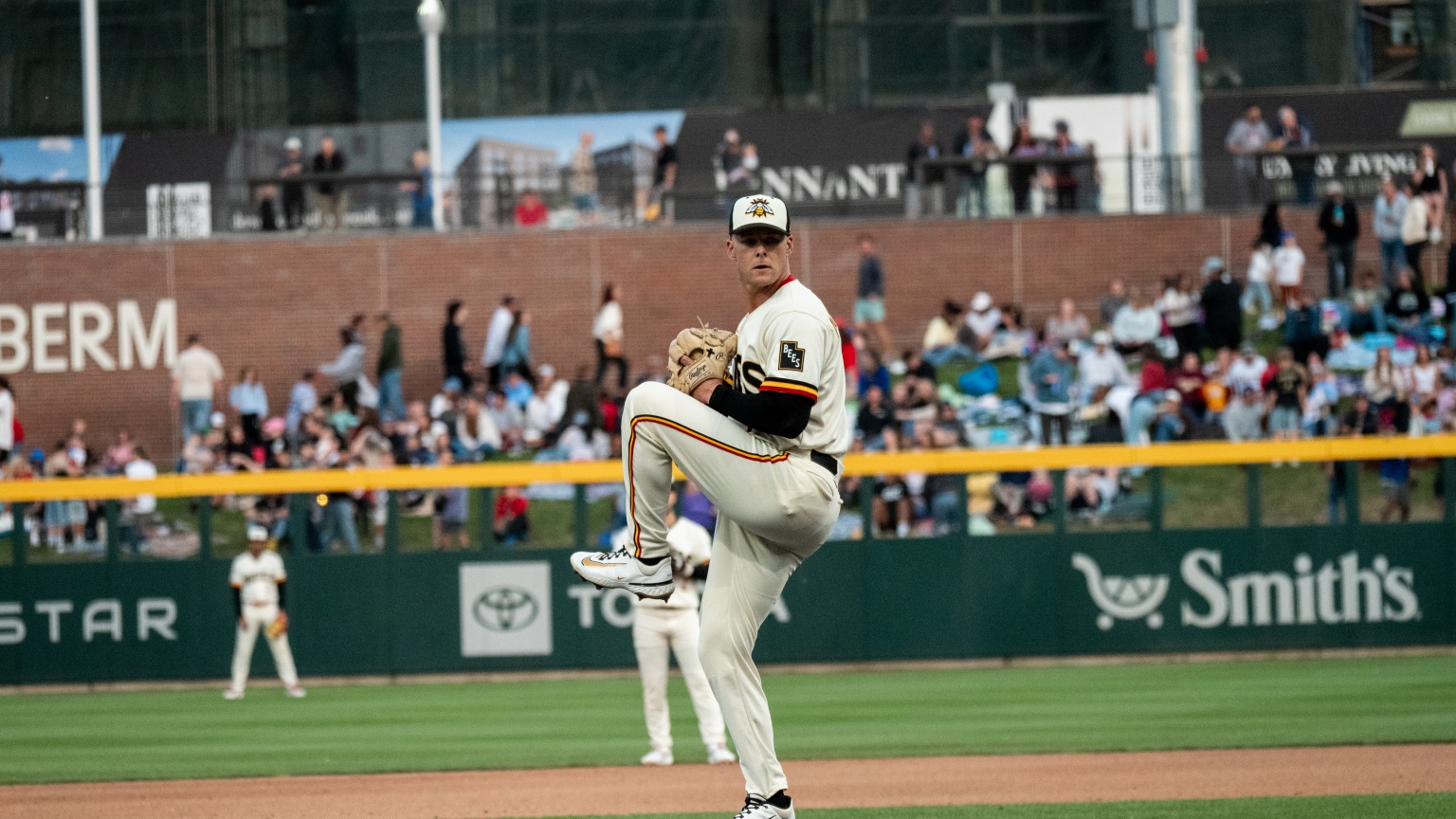 Anderson’s Strong Start Marches Bees to Series Opening Win