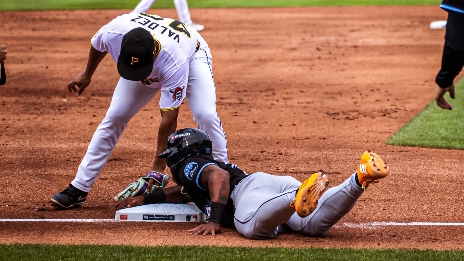 Indians Fight Back, Iowa Delivers Final Blow in Walk Off