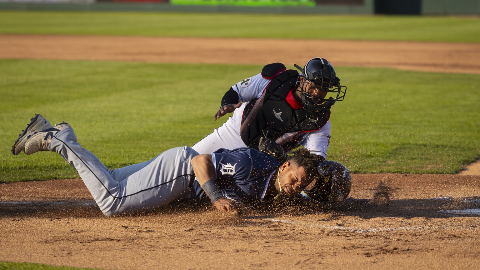Ali, Zane power Nuts to 6-1 win