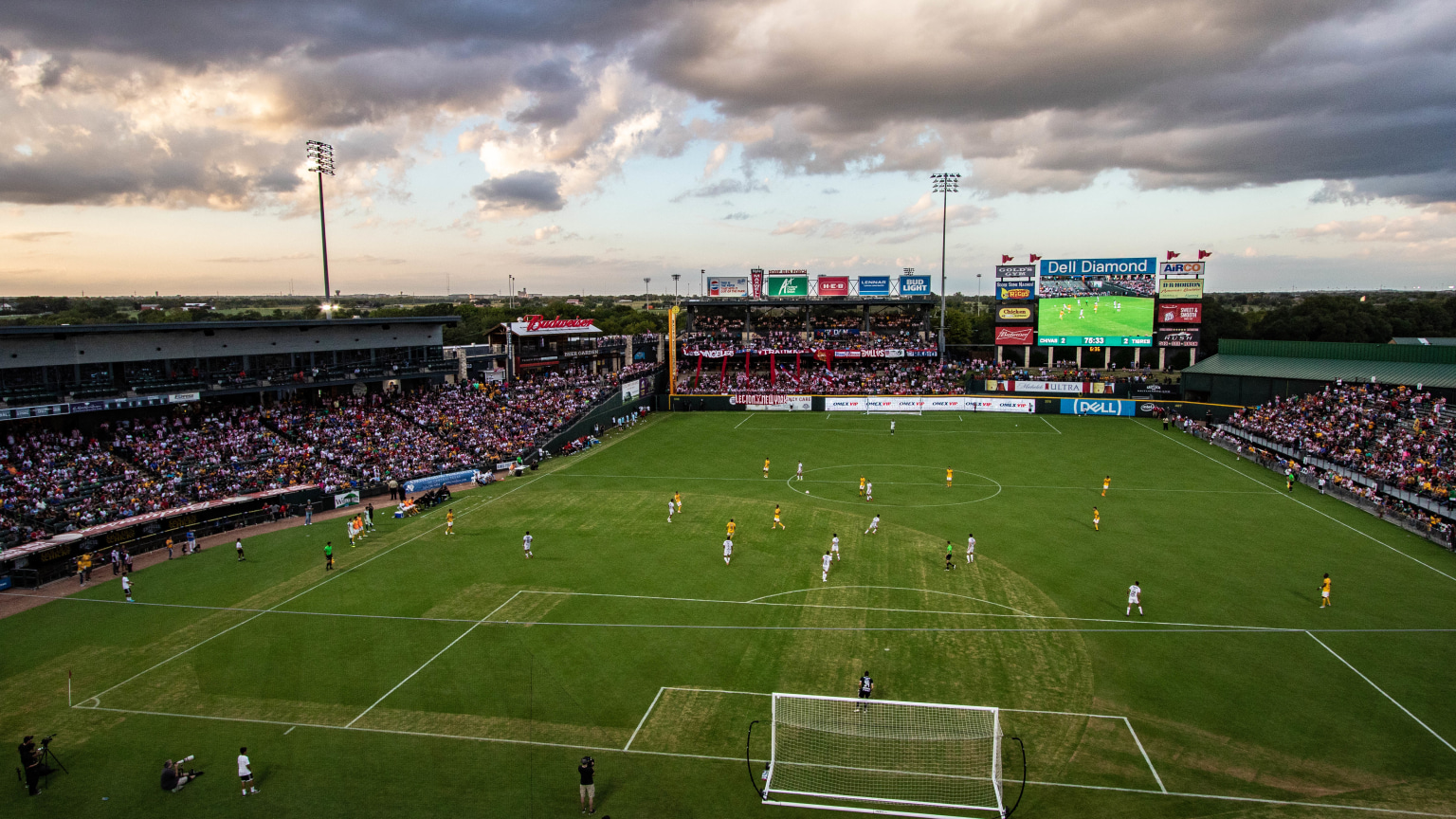 Round Rock Express Host an Event at Dell Diamond | Express